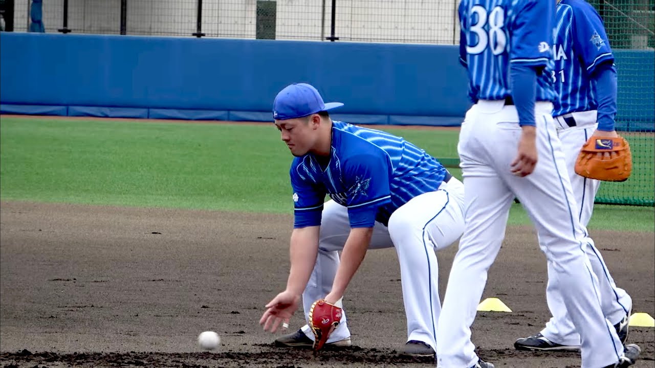 一際目立つ牧秀悟のガタイ！ 横浜DeNAベイスターズ - WACOCA BASEBALL
