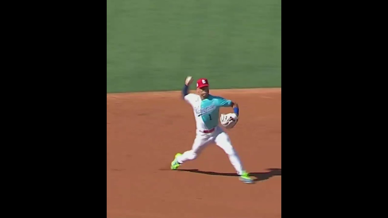 Masyn Winn はショートから毎時 100 マイルの火の玉を投げています 😱😱 - WACOCA BASEBALL