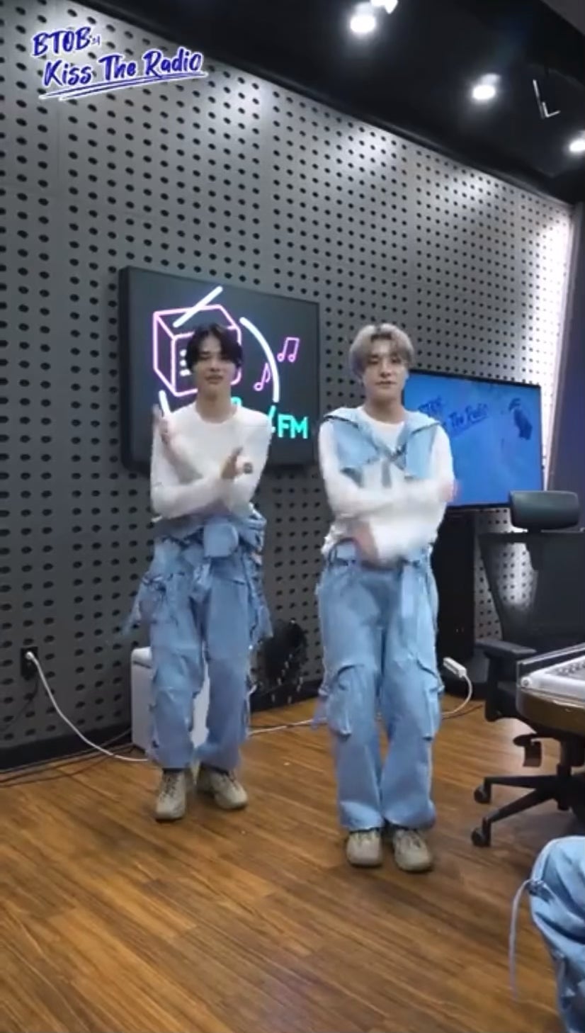 220714 Youtube Shorts：ニキとジェイクがTFWに合わせて踊る！ - K-pop | WACOCA JAPAN: People, Life, Style