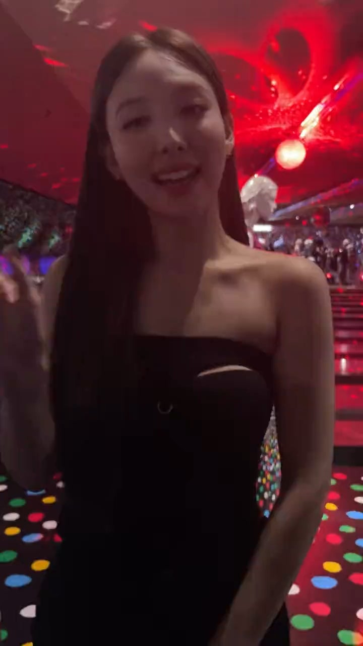 221129 fashionsnap ツイッター更新 - 「TWICE ナヨン、ルイ・ヴィトン×草間彌生試写会に出席。 「 - WACOCA K-POP