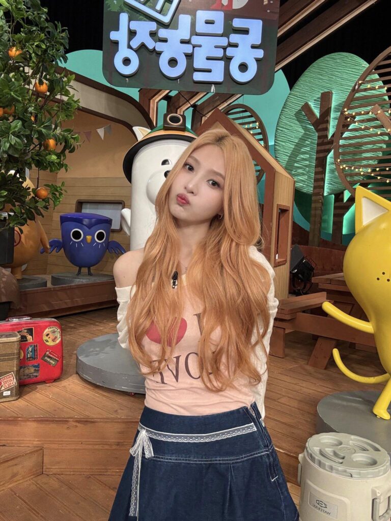 250824 Red Velvet Twitter Update with Joy - WACOCA K-POP