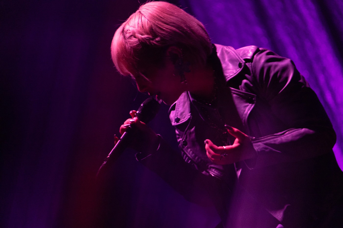 ReoNa、FCツアーが開幕！TVアニメ『アークナイツ』OPテーマ「End of Days」をライブ初披露（THE FIRST TIMES） - WACOCA MEDIA