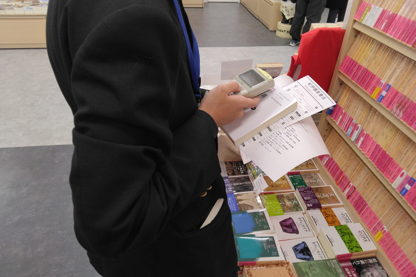 本の面白さは中高生にも刺さる ZINEを自作・販売、文学賞の選考… 出会い方は様々 | 経済産業省 METI Journal ONLINE - WACOCA MEDIA