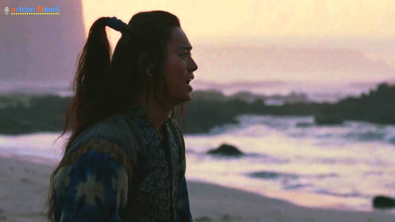 ”浦島太郎”桐谷健太、BEGIN作詞のせつない楽曲を披露 au新CM「海の声」篇 - WACOCA NEWS