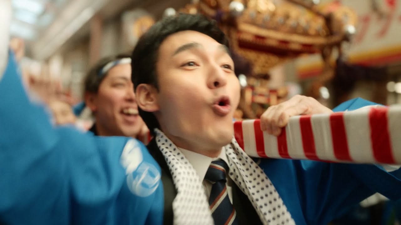 草彅剛、神輿を担いでお祭り騒ぎ！？貴重なCMメイキングも公開 センチュリー21新CM - WACOCA NEWS