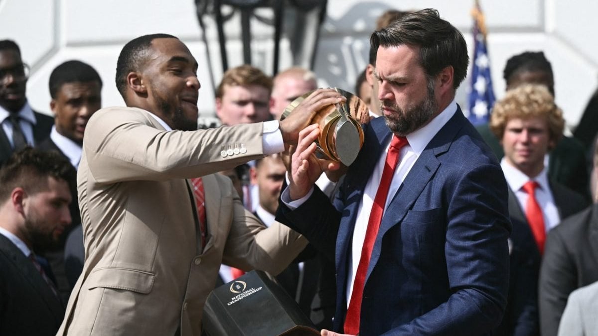 JDヴァンスはすぐに彼がマイク・ペンスと同じくらい使い捨てであることを学ぶでしょう - WACOCA NEWS