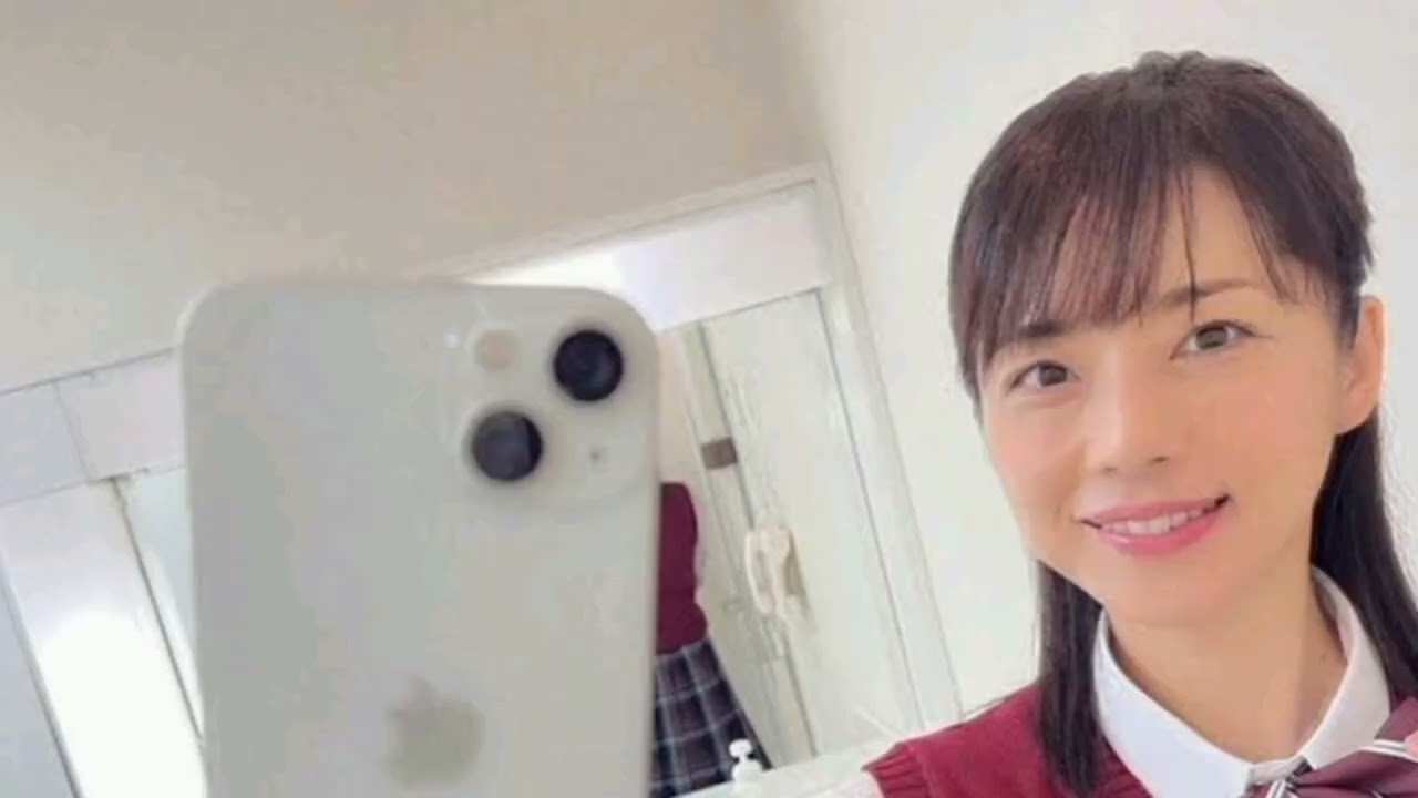 吉岡美穂、44歳の制服ショットに衝撃「恐ろしいほど違和感なし」「JKにしか見えません」 - Videos | WACOCA JAPAN: People, Life, Style