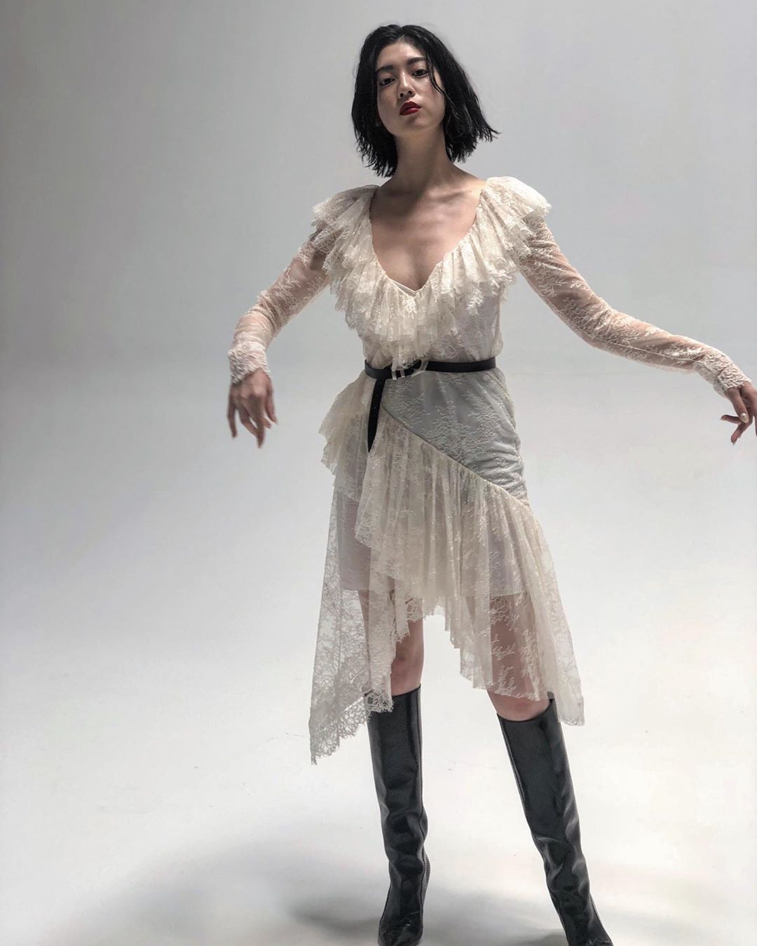 三吉彩花 23歳になっちゃいました。 なってやりました、23歳に。 まだ23歳かー。 沢山のお祝いのお言葉ありがとうございます 全部ひとつ