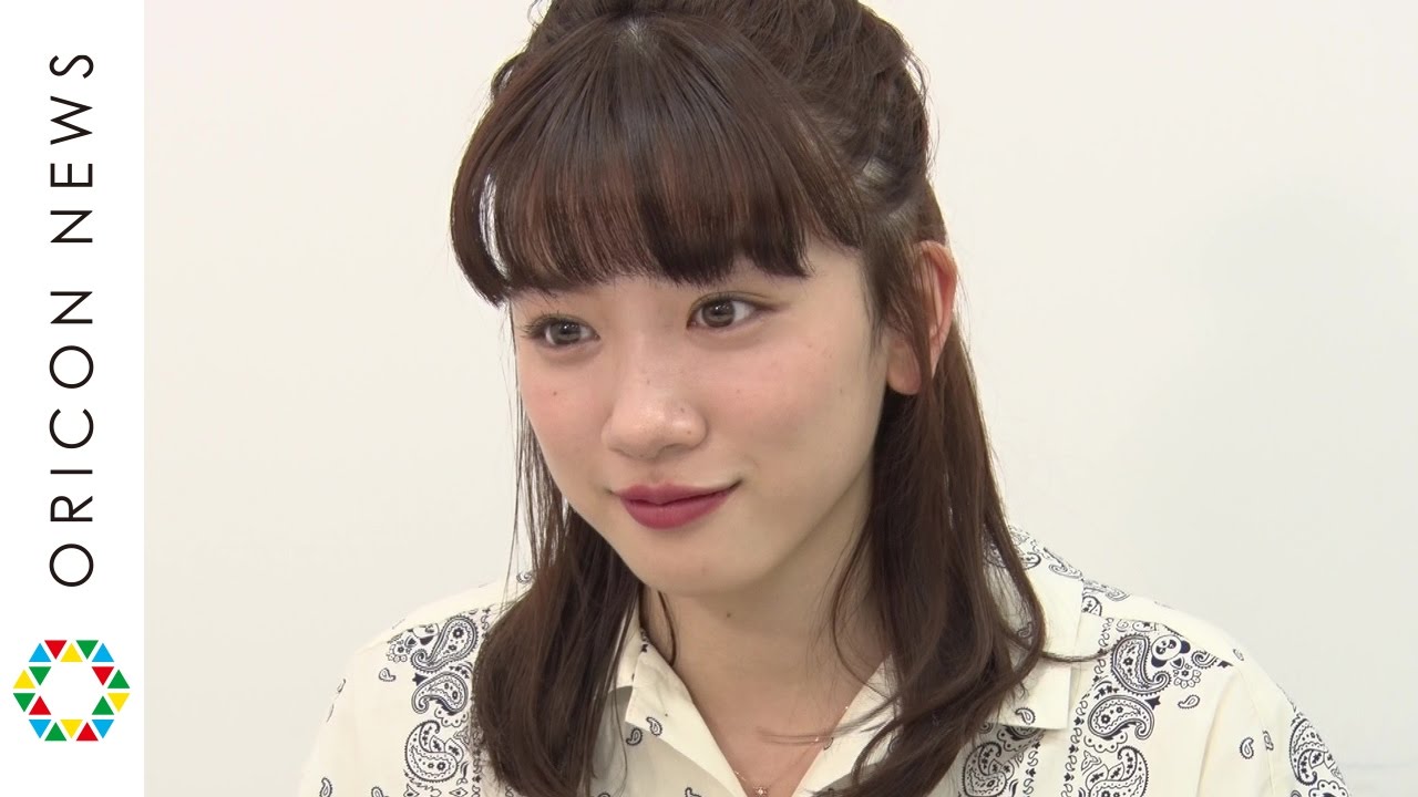 永野芽郁、『UQモバイル』三姉妹CM撮影の裏側を語る！「こっそりお姉ちゃんのSNSをチェックしてます（笑）」 - WACOCA