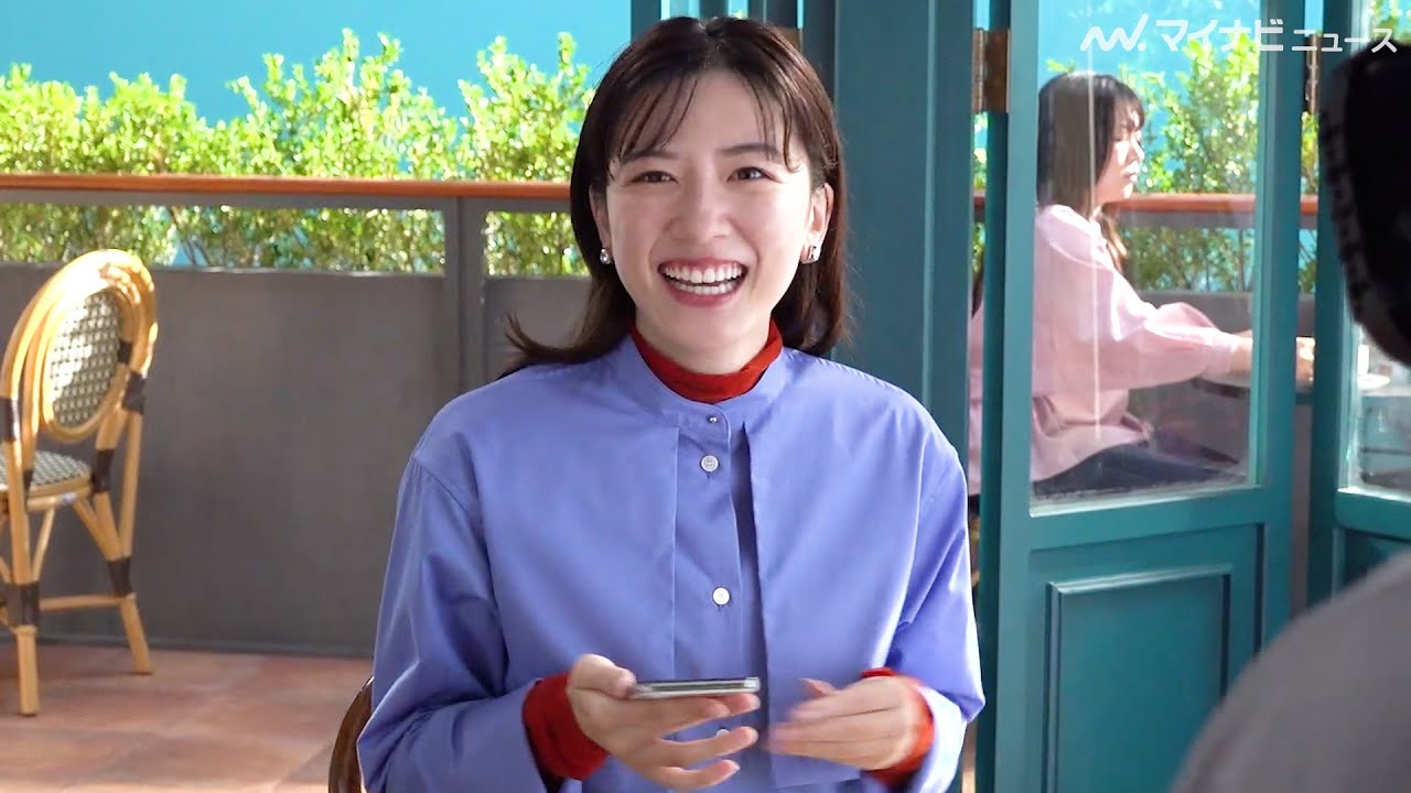 永野芽郁、「ご飯〜♪」無邪気な笑顔が可愛すぎる！サプライズケーキに大喜び JCBデビット新CM＆メイキング映像公開 - WACOCA