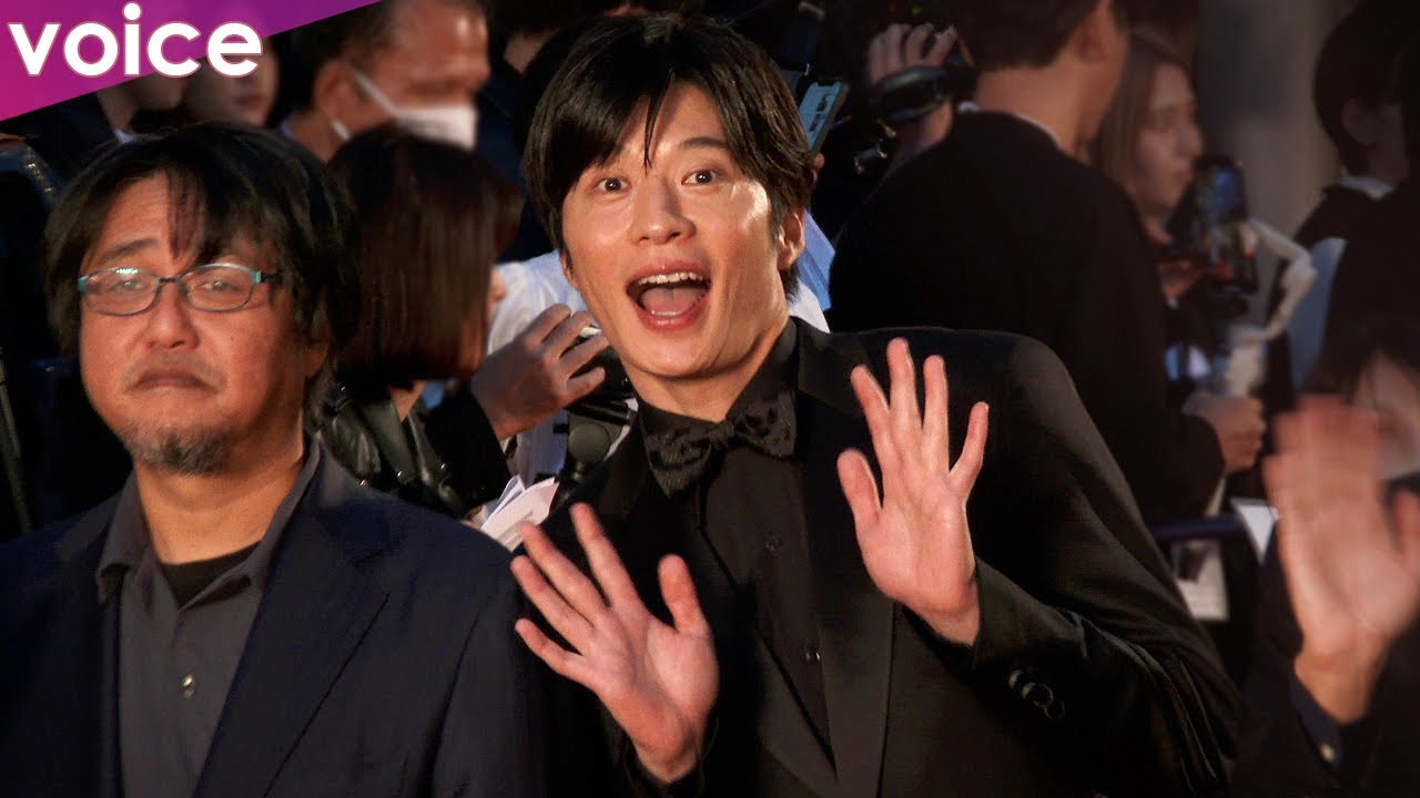 【東京国際映画祭】田中圭、愛嬌たっぷりフォトセッション カメラ目線で満面の笑み レッドカーペット - WACOCA