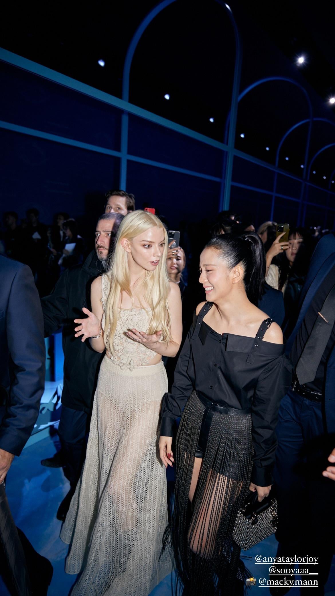 240926 mackey.mann IG Story Update w/ Jisoo & Anya Taylor-Joy - WACOCA