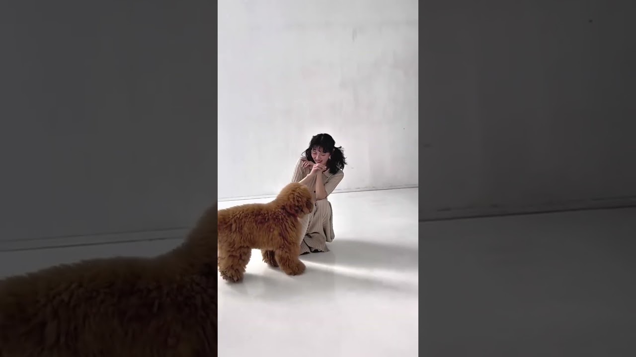 【遠藤さくら】 犬と戯れる満面笑みの さくちゃん 2025年04月17日 nonno - WACOCA