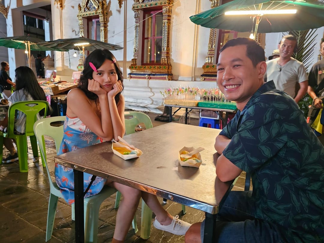 250402 Lisa - ‘The White Lotus’ Season 3 Behind the Scenes w/ Tayme ...